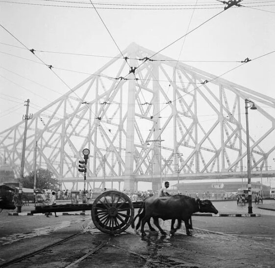 History of Howrah Bridge - India's One and Only Cantilever Bridge